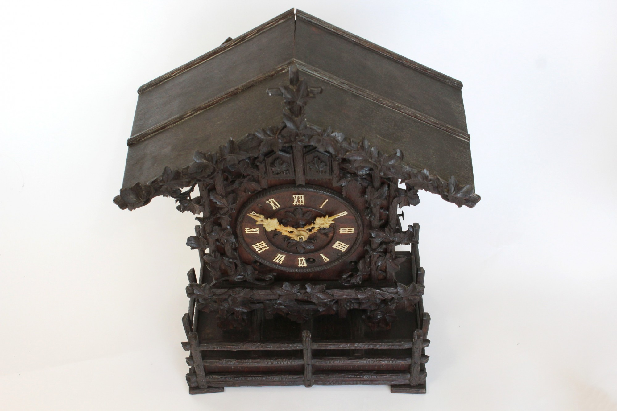 Cuckoo and Quail shelf clock by Beha - Carlton Clocks